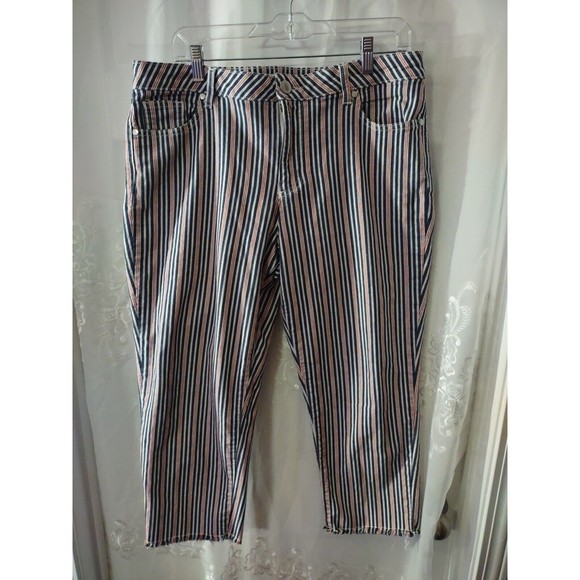 C Est. 1946 | Pants & Jumpsuits | Est 946 Denim Cropped Pants Capri ...